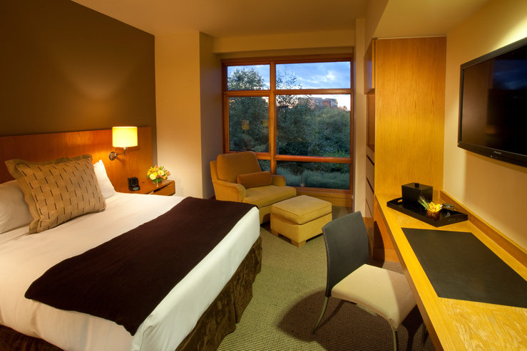 Cedarbrook Lodge - Stash Hotel Rewards