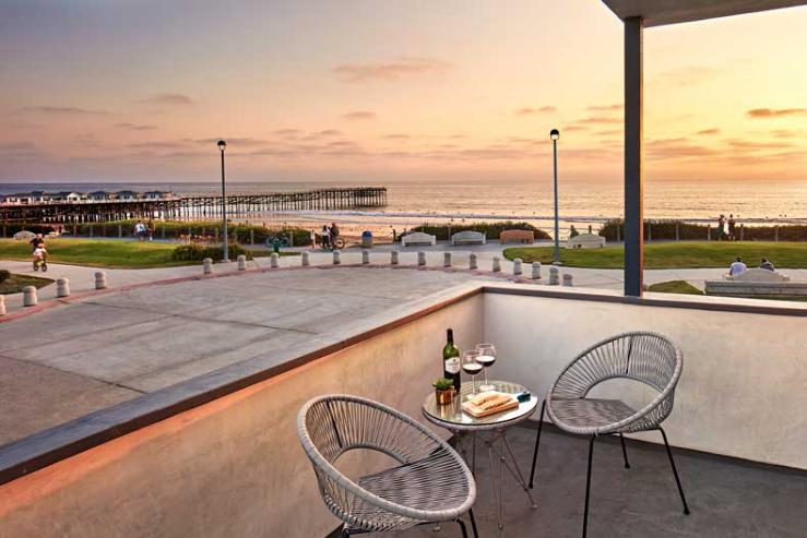 Pacific View Inn - Stash Hotel Rewards