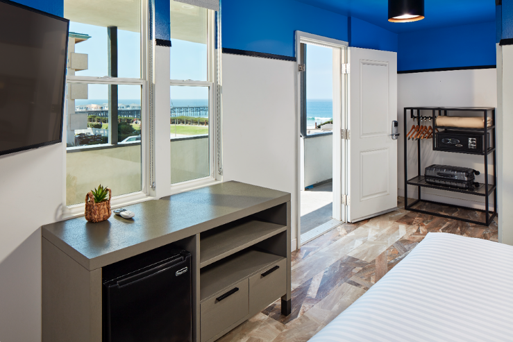 Pacific View Inn - Stash Hotel Rewards