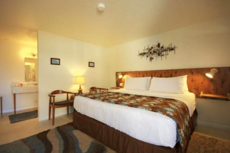 Roadrunner Lodge - Stash Hotel Rewards
