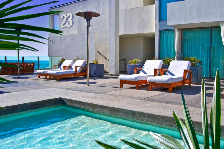 Earn Free Nights at Unique Hotels - Stash Hotel Rewards